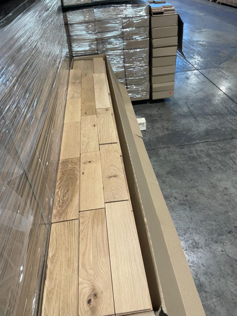 Hardwood - Canadian White Oak - 3 1/4 x 3/4" - Rustic Mat Finish ...